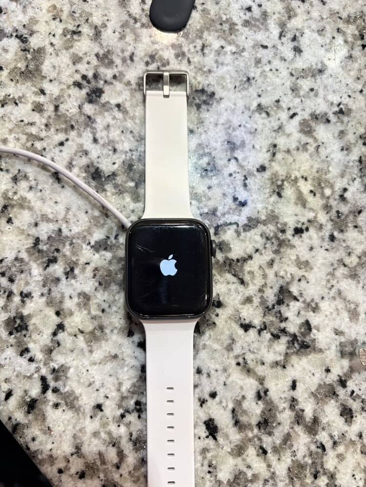 Apple watch SE 44mm | IPhone & Smartphone Accessories | KSL Classifieds